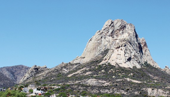 D´TOUR: Conoce las Cabañas de Bernal, un lugar donde reina la magia ...
